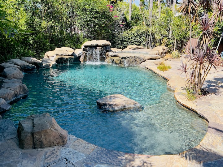 Rock Pool & Waterfall Near Lax - El Segundo, CA