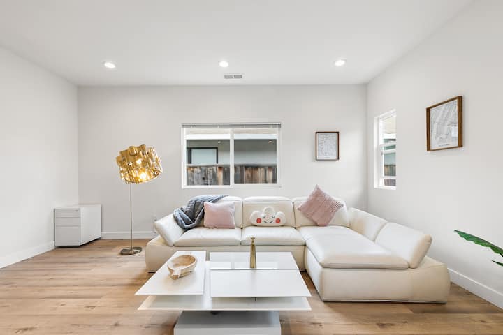Jane's Home (28) | 1b1b +Ac Near Hillsdale -3 - San Mateo, CA