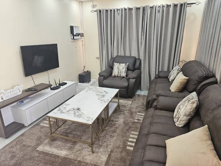 A Modern 3 Bed Cottage With Solar Power And A Pool - Harare