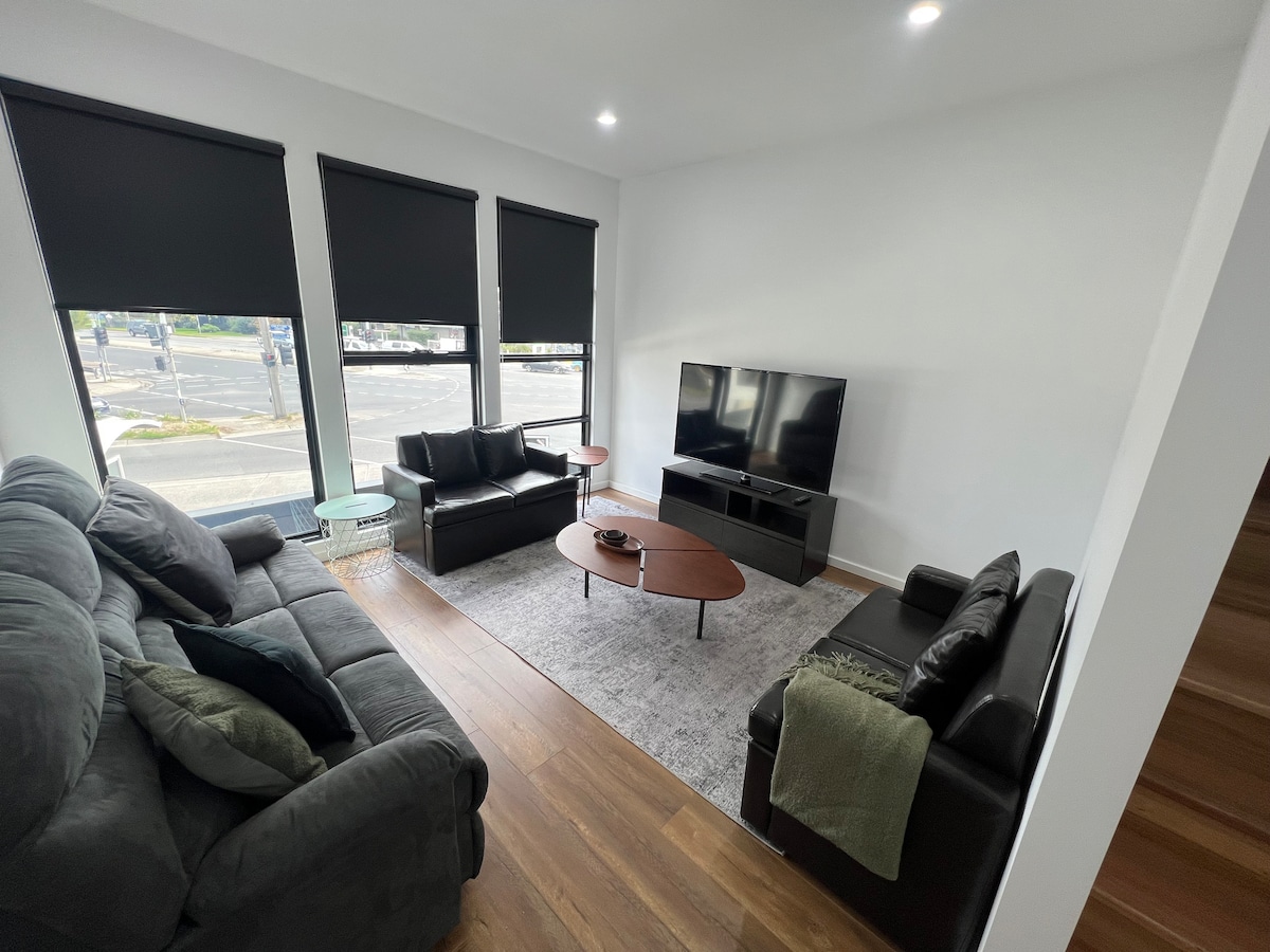 134 One Three Four Two and Half Bedroom Reservoir - Houses for Rent in ...