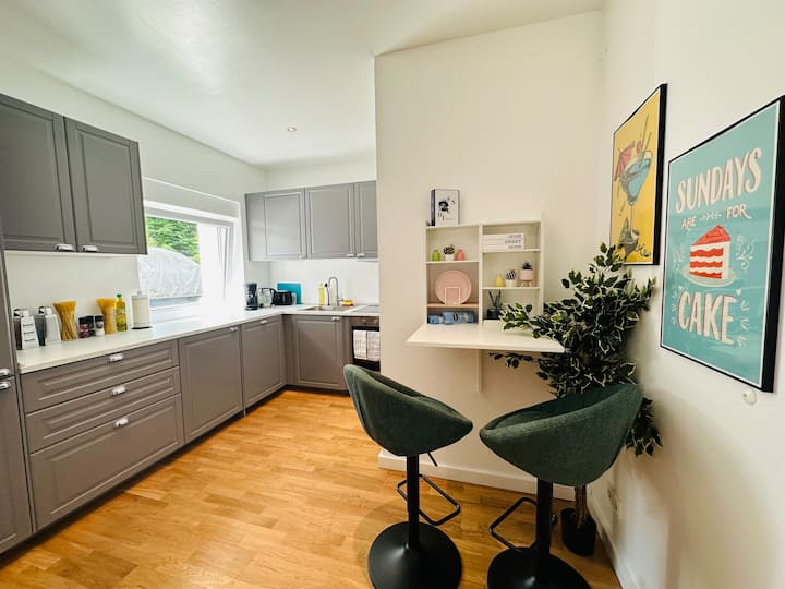 Chic 140m² Apt. I 4rooms• 2bathrooms • By Ku'damm - Berlin