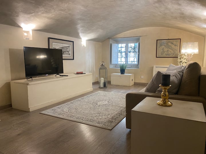 Cozy White Apt In Santo Spirito - Florencia