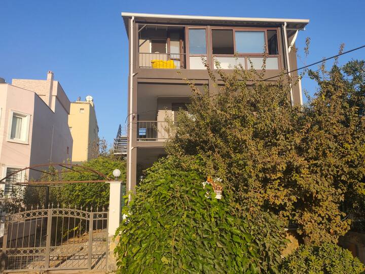 Deniz Manzaralı Eşyalı ÇAtıkatı - Urla