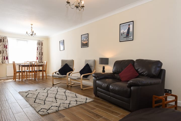 *New To Airbnb*centrally Located 3-bed Family Home - Southsea