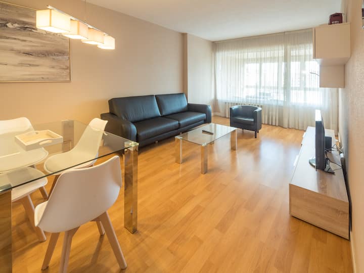 Tranquilo Apartamento Junto A La Clínica - Pamplona, España