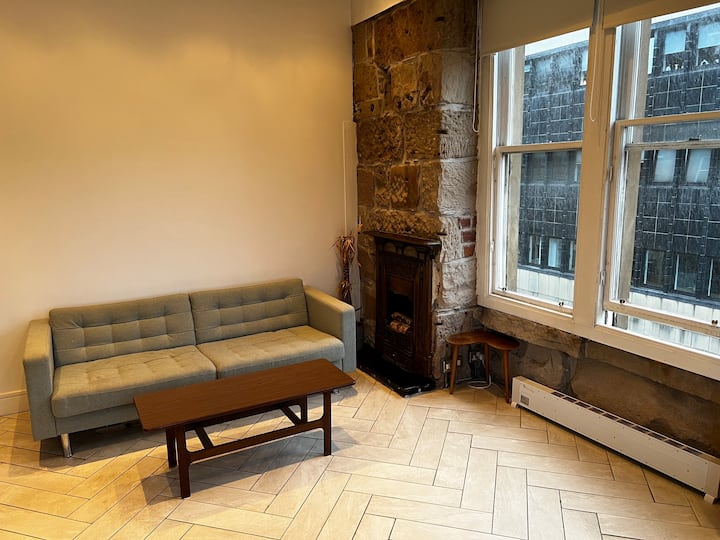 Stunning Central, Modern Glasgow Flat - Glasgow Queen Street Station