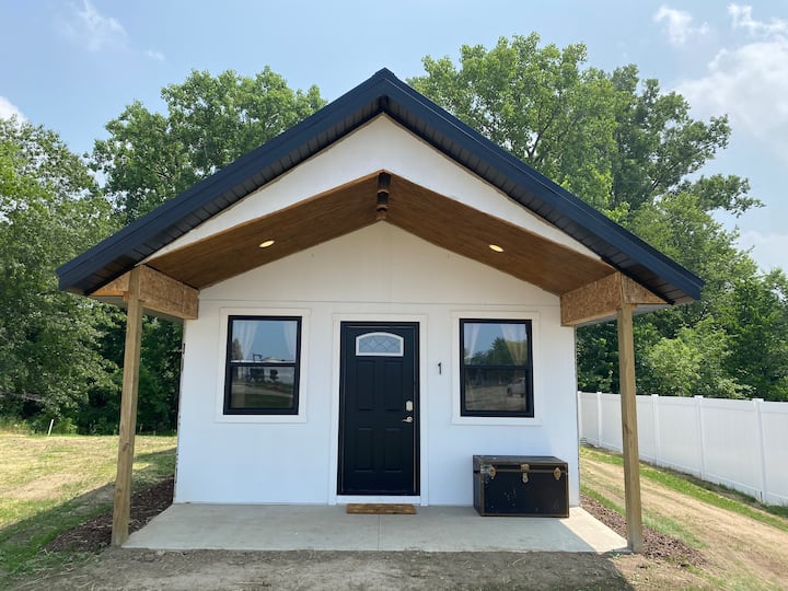The Glenn Royal Cozy Cabin #1 - Port Austin, MI
