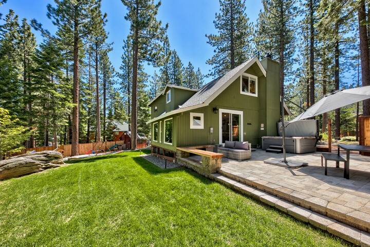 Family Bear Hollow: Remodel, Hottub, Games, Movies - South Lake Tahoe, CA