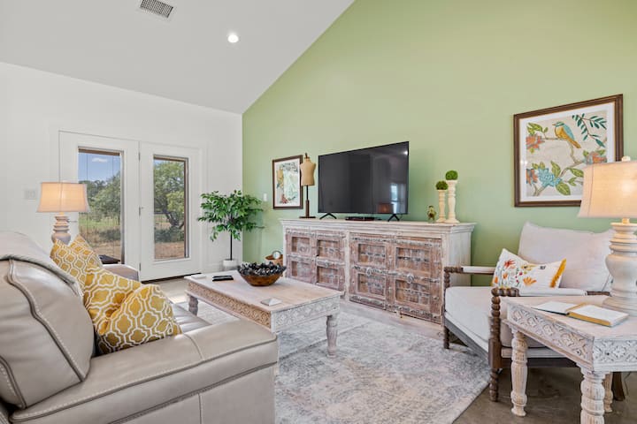 Lone Star Cabin No. 11 - Fredericksburg, TX