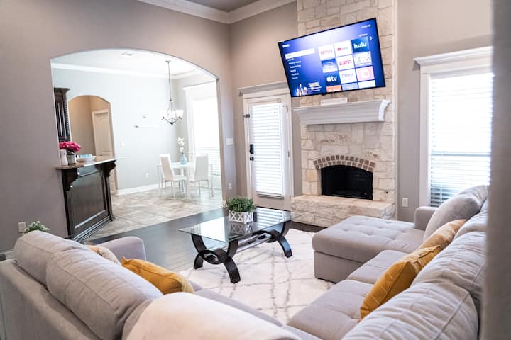 Cozy Family Getaway W/ Hot Tub, Bbq & Playset - Tyler, TX