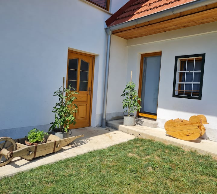 Soba Tete Tile + Zajtrk - Ptuj