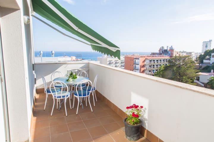 Sunny Apartment Near The Beach - Lloret de Mar