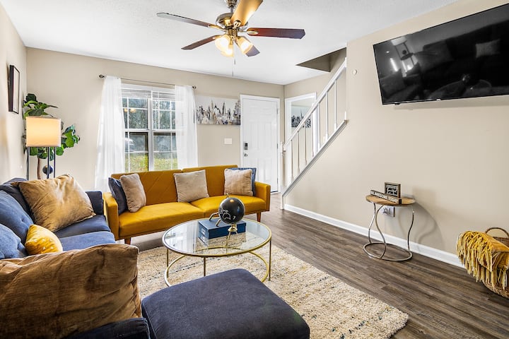 Home Away From Home! Min From The Airport - Riverdale, GA