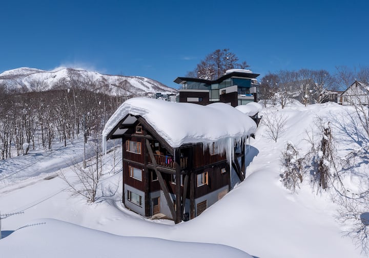 Large Ski Villa Sleeps 14 - Great Location! - Niseko