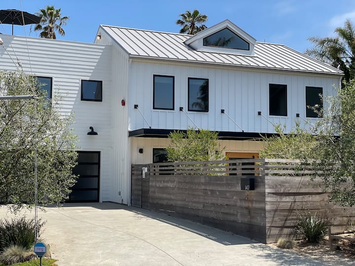 *New Luxury Beach Condo: 30+ Day Executive Rental* - Encinitas, CA