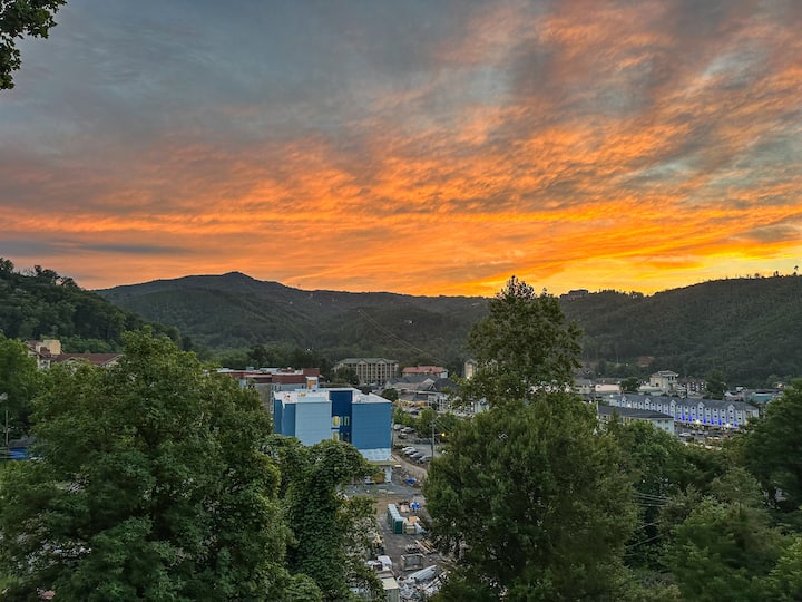 Walk2dwtngatlinburg/mountainview - 加特林堡