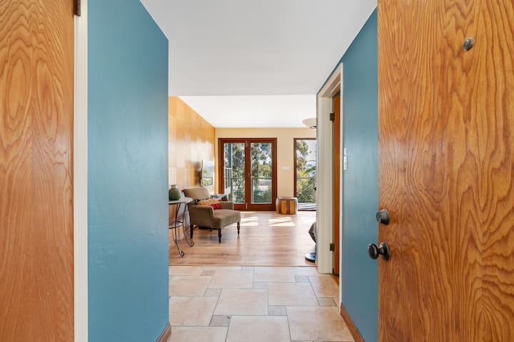 Mt Helix Delight 3-4br/2ba, With Yoga Room - La Mesa, CA