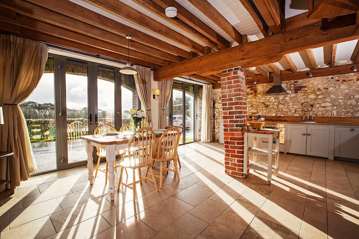 The Cart Shed - Durdle Door - Lulworth Cove