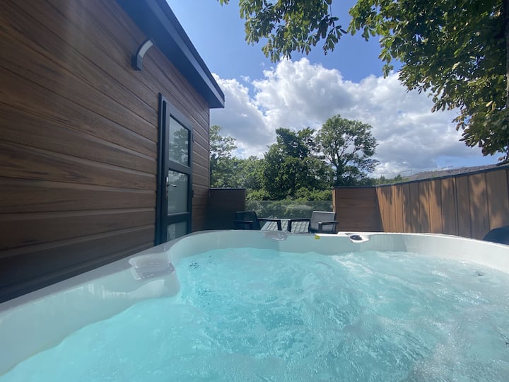 P51 - Studio Pod With Hot Tub - Bethesda
