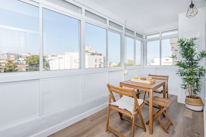 Bhost - Carihuela Beach - Torremolinos