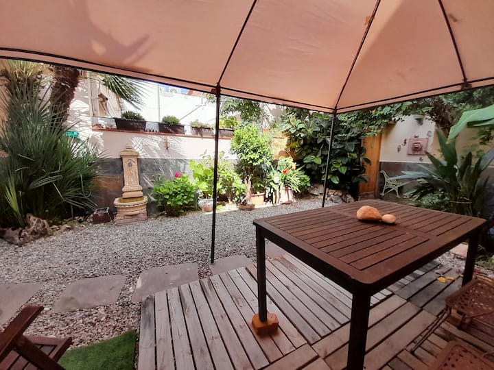 T101- Manor Style House At The Side Of The Beach. - Calella