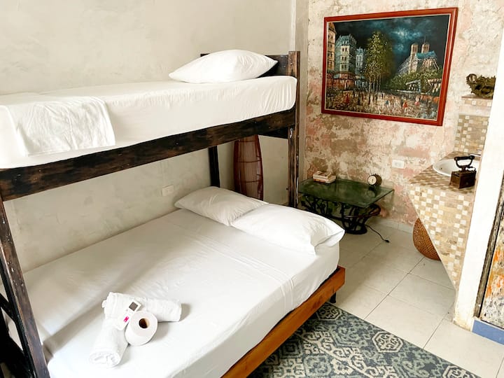 Triple Room. Charming Hostel In Getsemani. - Cartagena