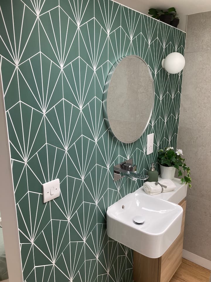 Central Ensuite Unit With Free On-street Parking - Brighton