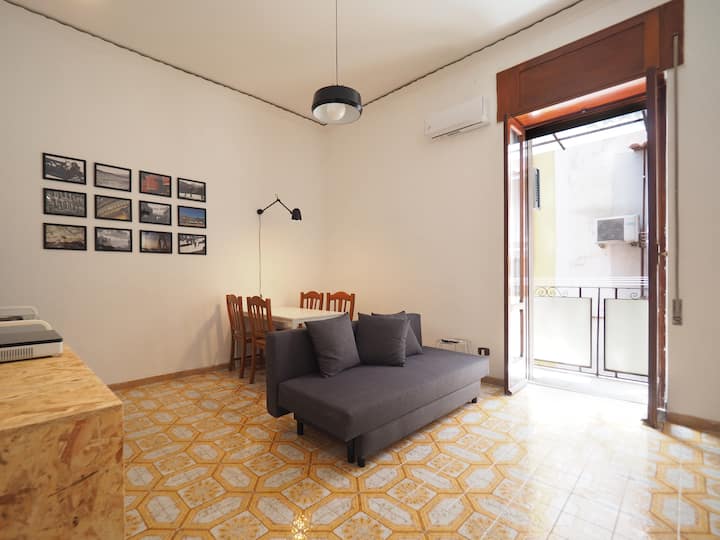 Donna Rosanna, Bilocale Con Balcone Nella Sanità - Naples