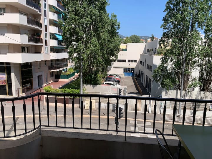 Libération, 3 Pièces Entièrement Climatisé - Nice