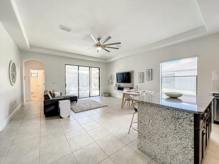 Perfect Long-term Oasis Retreat Home Central Fl - Haines City, FL