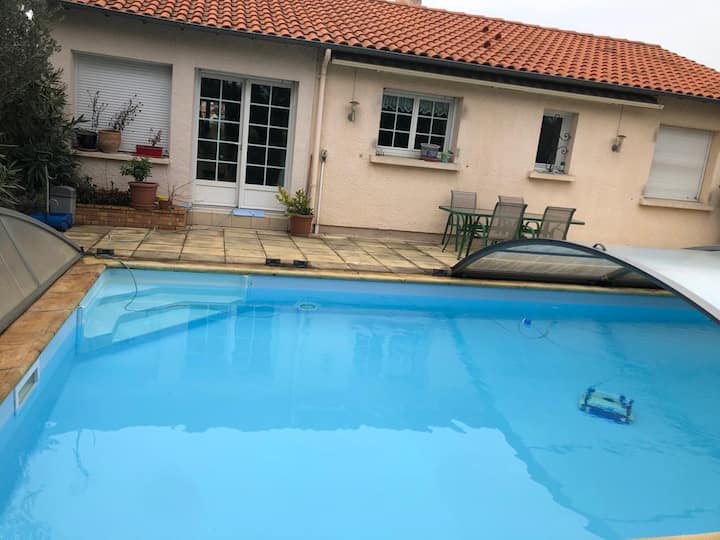 Chambre Avec Accès Piscine - Cholet