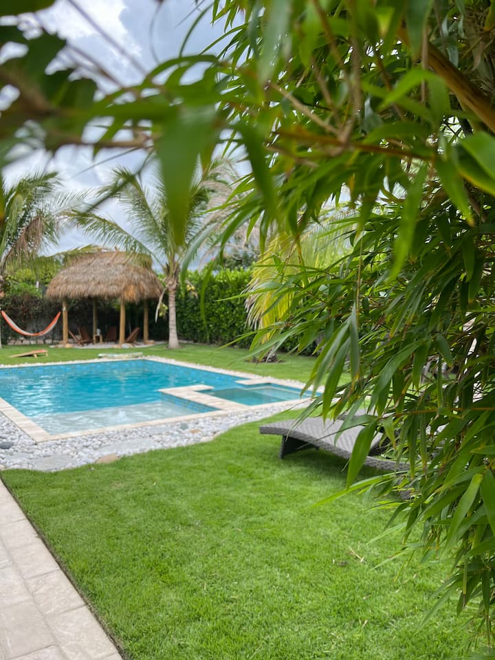 Tropical Resort-style Backyard! - Marco Island, FL