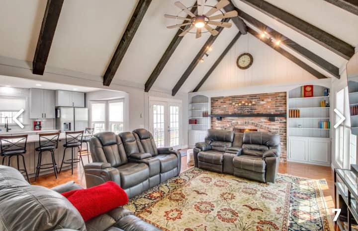 The Kc Chalet - Overland Park, KS