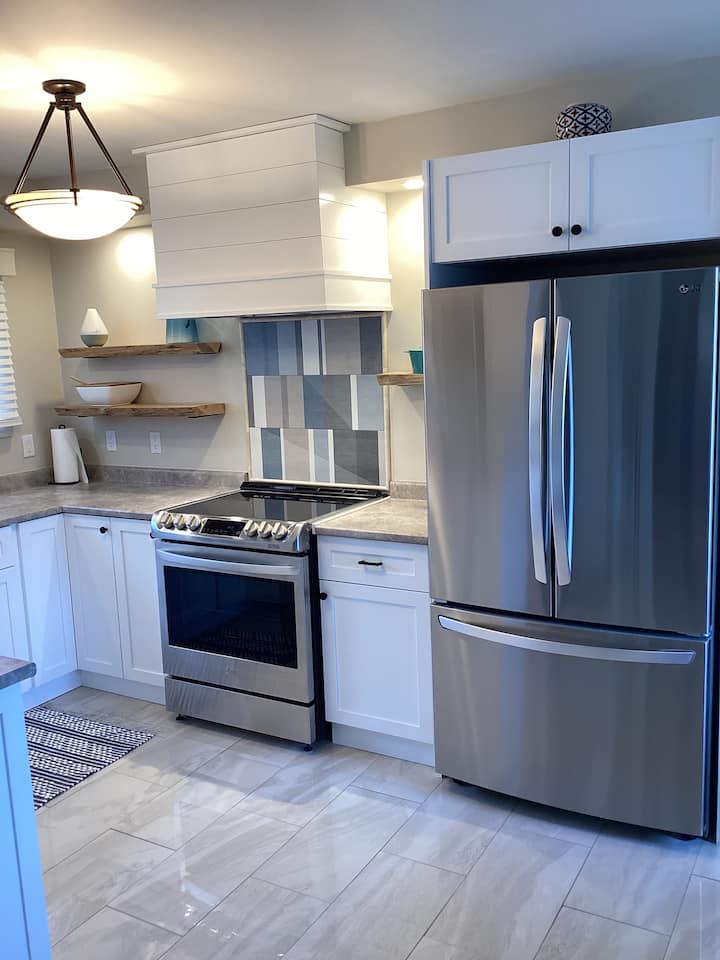 Bungalow. 2 Bed/2 Bath, 1 Level. - Hinton, AB, Canada