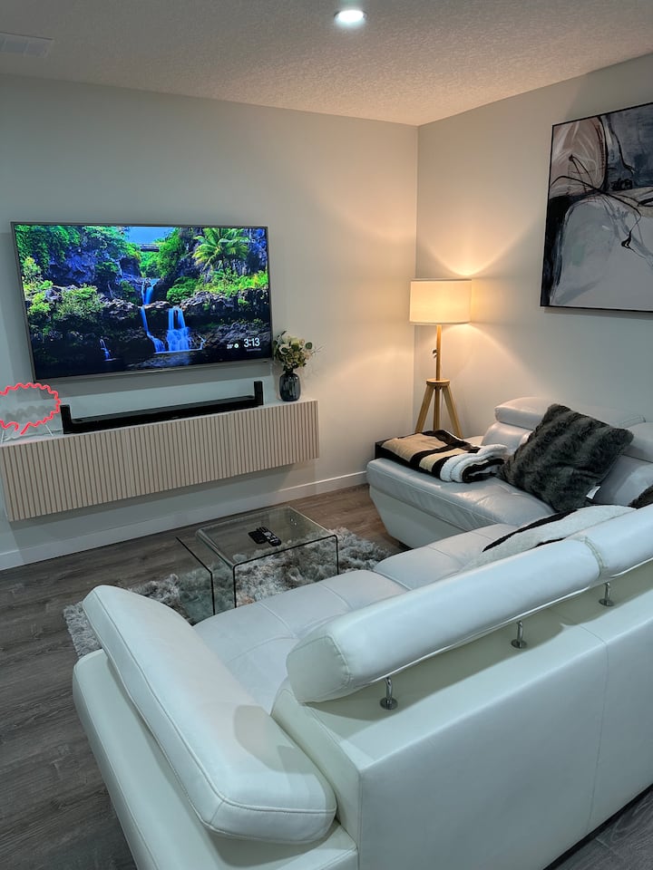 Modern Guest Suit In Ne Calgary - Calgary