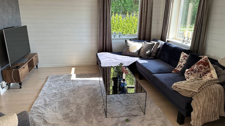 Lantligt Hus Nära Kusten. - Tanum
