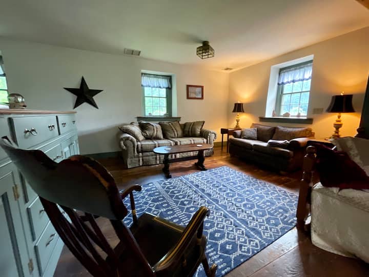 Covered Bridge Cottage - Morgantown, PA