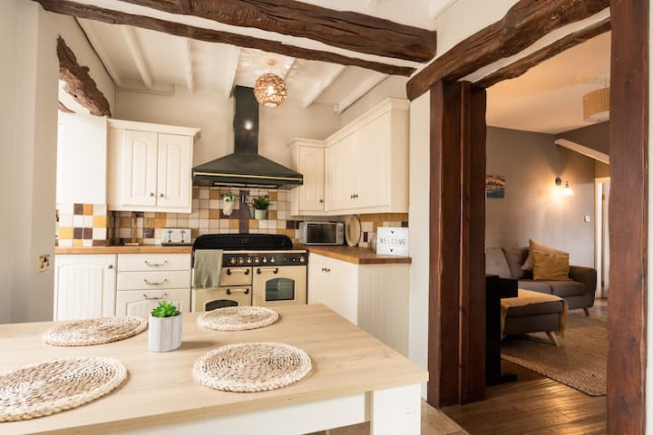 Cosy Rural Haven: Luxury Cottage - Congleton