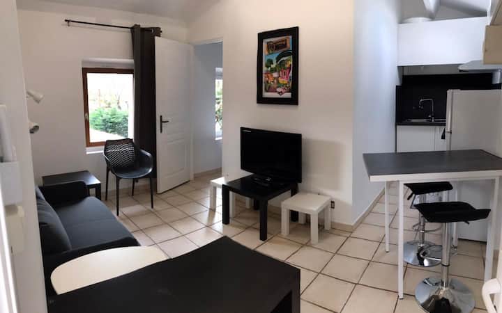 Appartement à 300m De La Plage - Le Pradet