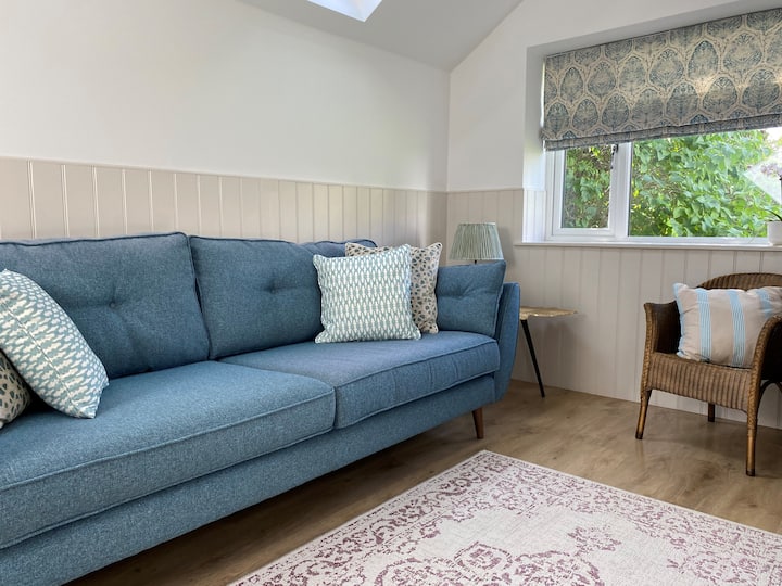 Newly Refurbished Cottage Conversion - Queensferry