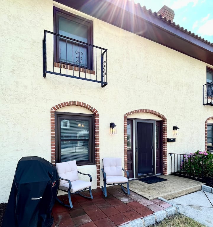 Brigantine Beach Block Townhome - Brigantine, NJ