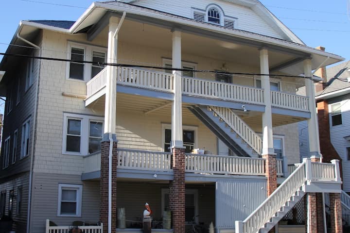 Affordable 4 Bed 2.5 Bath Close To Beach & Boards - Ocean City, NJ