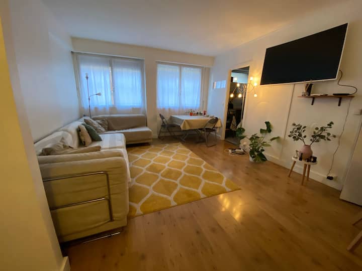 Apartment Buttes Chaumont. - Montmartre