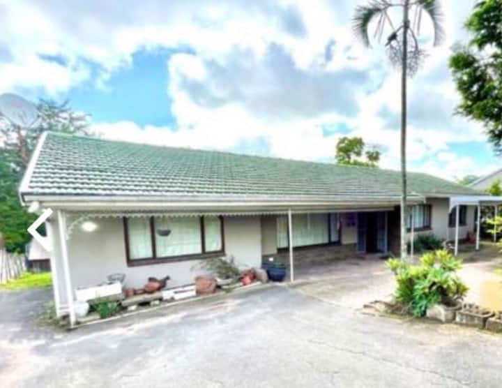 Spacious Home For Family Gatherings - Pinetown