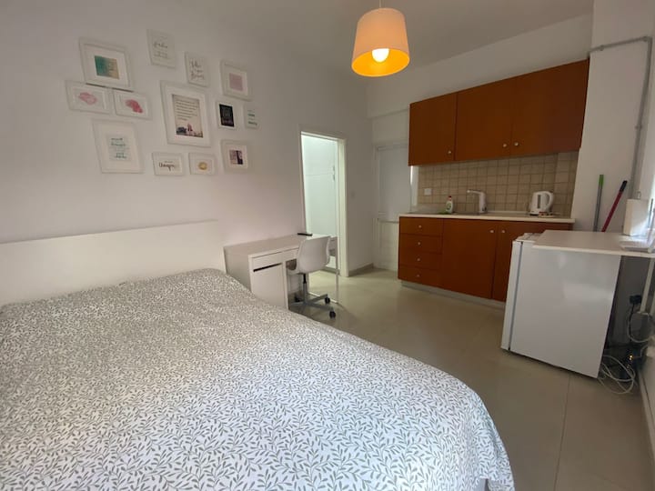 Studio In Strovolos, Close To Athalassas Avenue - Nicosie