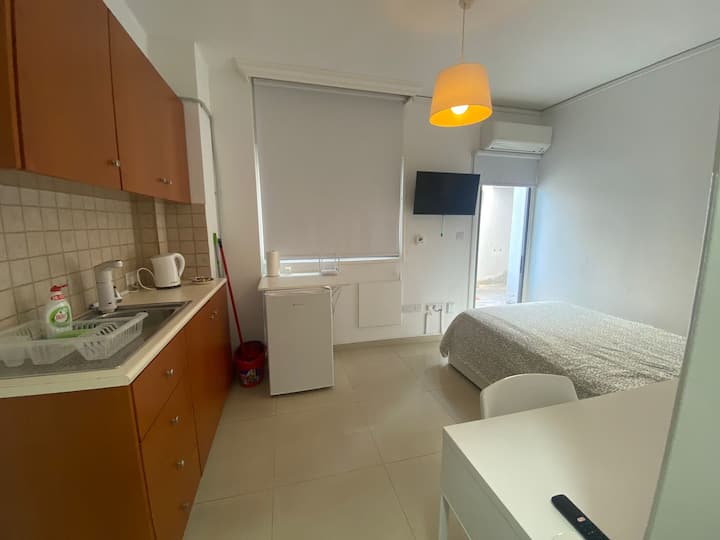 Studio In Strovolos, Close To Athalassas Avenue - Nicosia