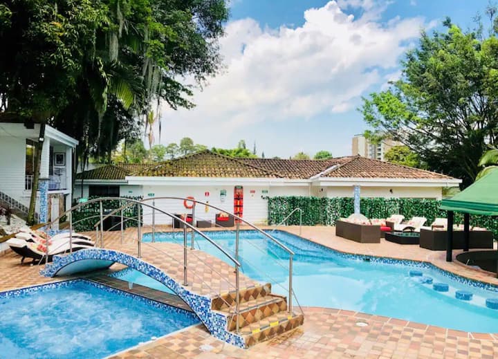 12br Poblado Mansión Jacuzzi Pool Ac 5min Provenza - Medellín