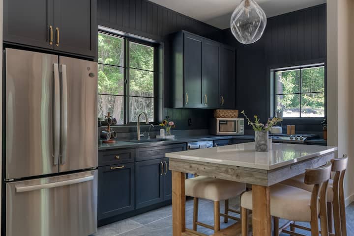 Secluded Bungalow - 4 Miles To Downtown - Glacier National Park