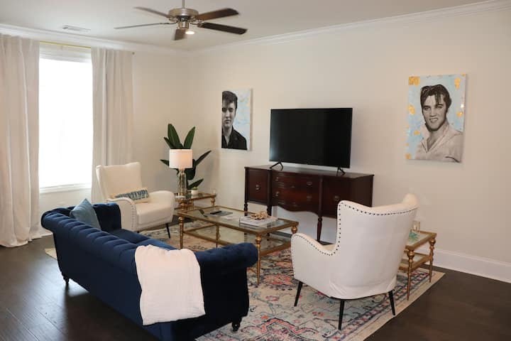 The Oxford Presley - Minutes From Grove & Square - Oxford