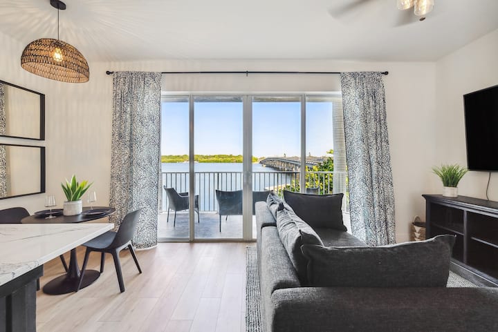Forever Sunshine - Fully Renovated - St. Petersburg, FL